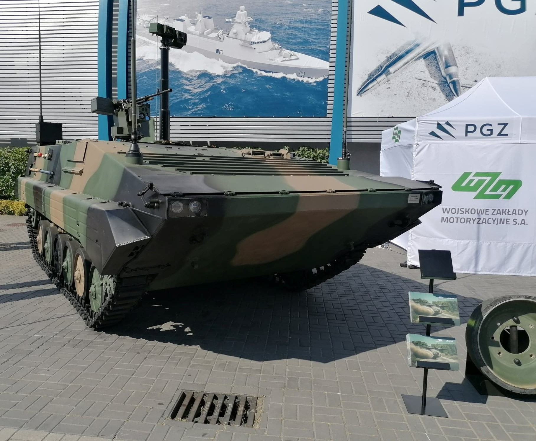 В Польщі представили модернізовану розвідувальну машину BWR-1M ...
